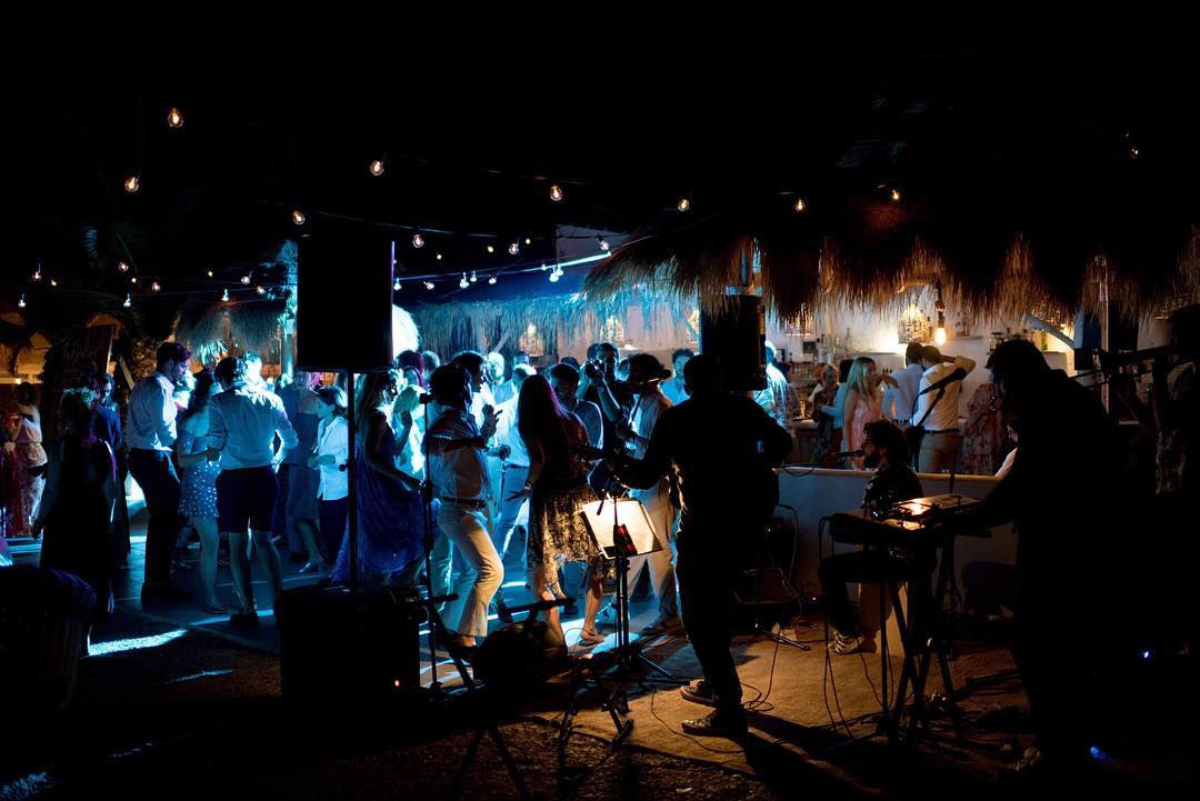 Wedding Bands in Greece: Who to choose and what style? – Whitestories